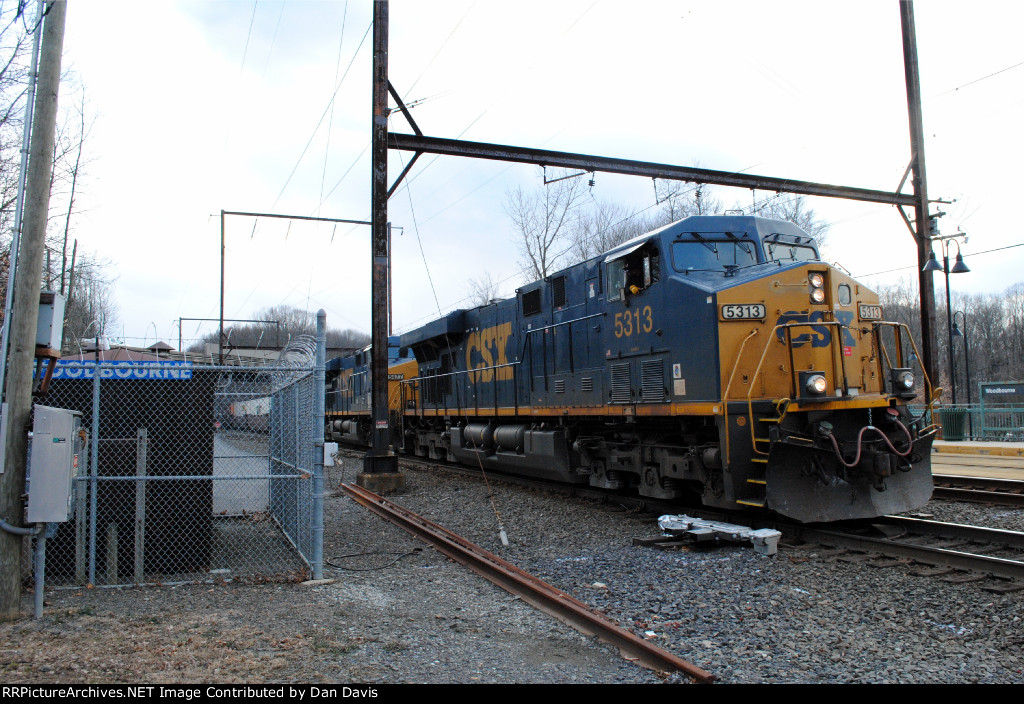 Q034-25 eastbound at CP Woodbourne